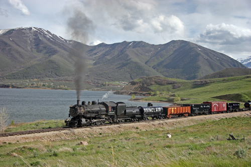 Union Pacific 618 Along the Lake Mural 4x6 - A-Trains.com